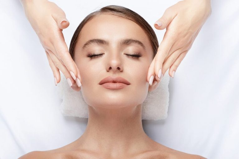 Custom Facial Treatment (Facials) – Illumin8Skin